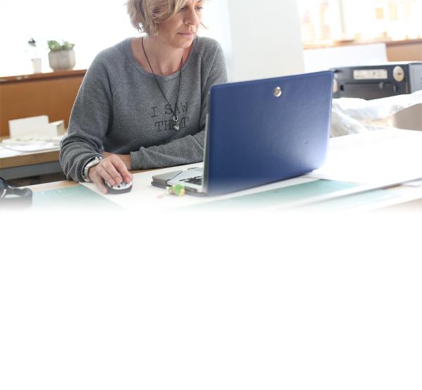 Student on computer | The City College of New York