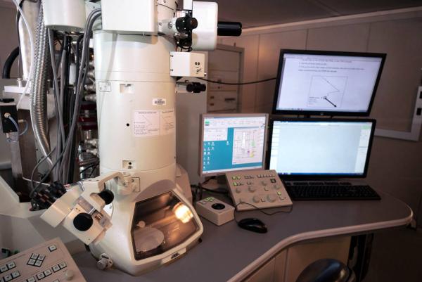 JEM2100_console.jpg | The City College of New York